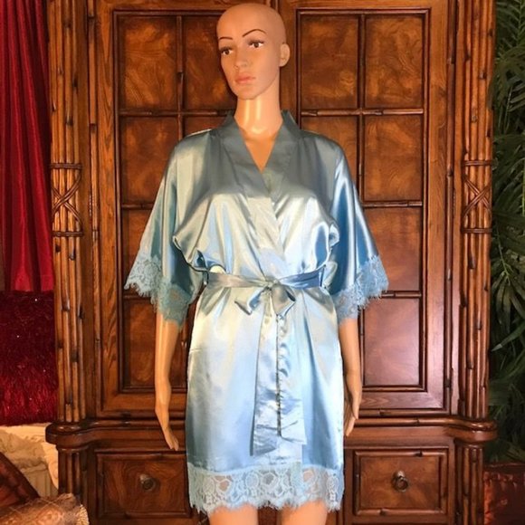 Intimates & Sleepwear | Nwot Satin Lace Eyelash Fringe Kimono Robe ...